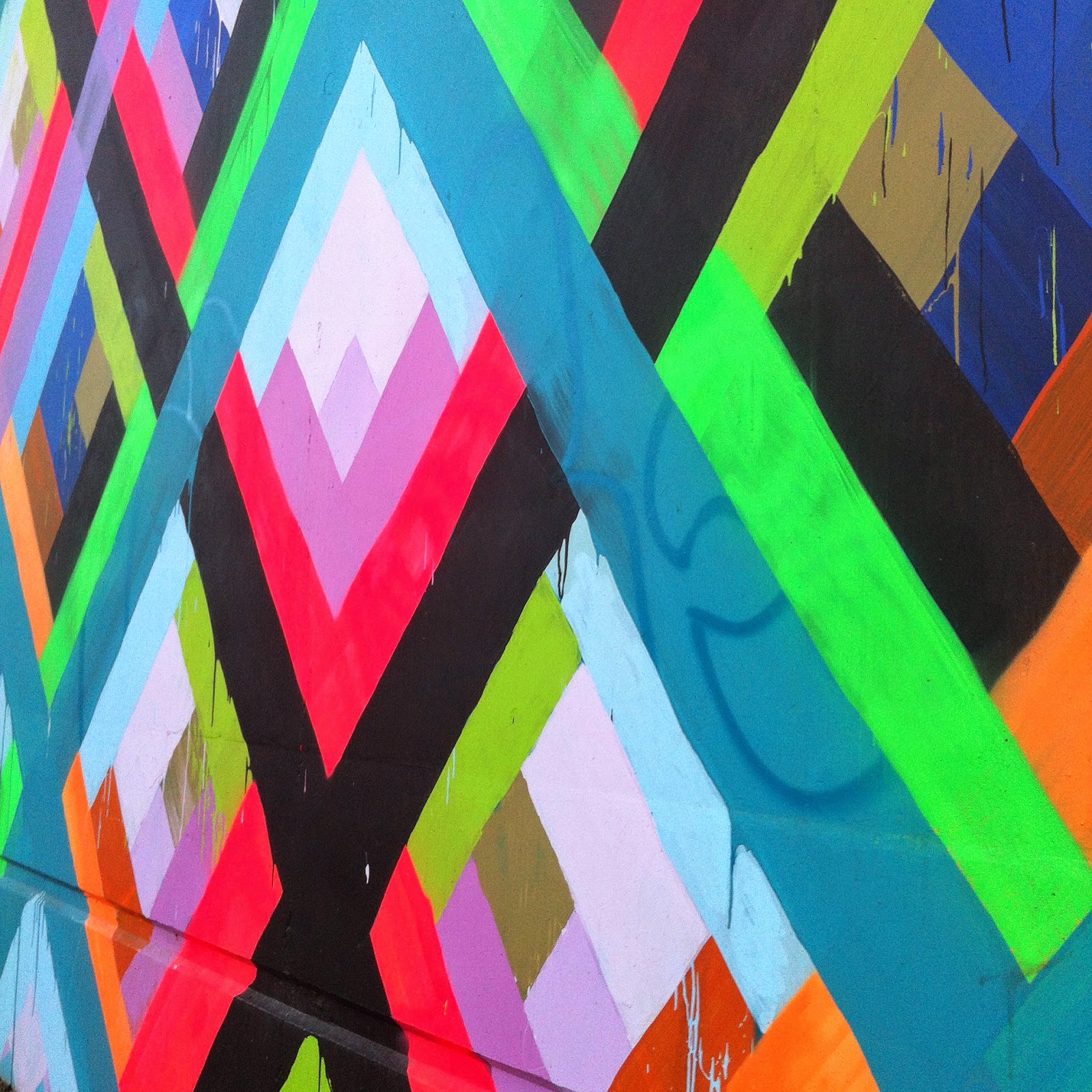 MoonRox | the journal: Street art: Maya Hayuk mural
