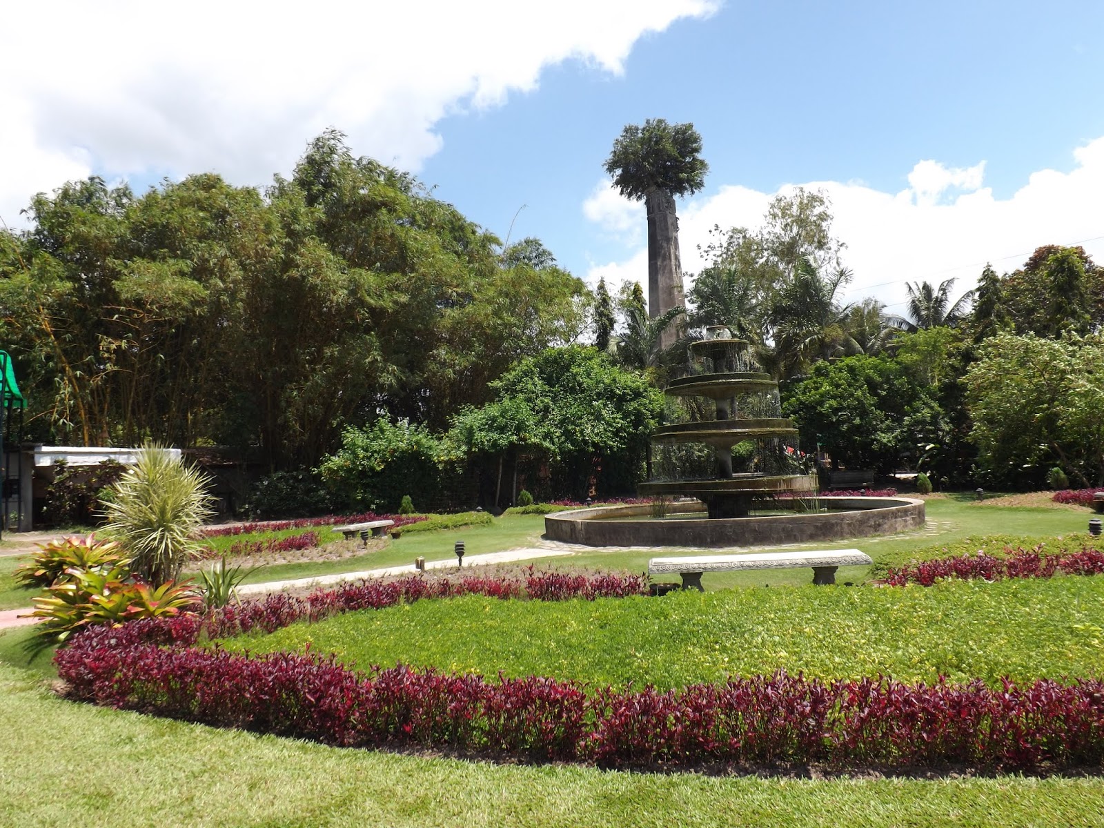 PHILIPPINES MANSION OF LOVE AT THE RUINS - Touristang Pobre