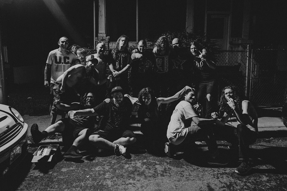 .: Interview - No/Más