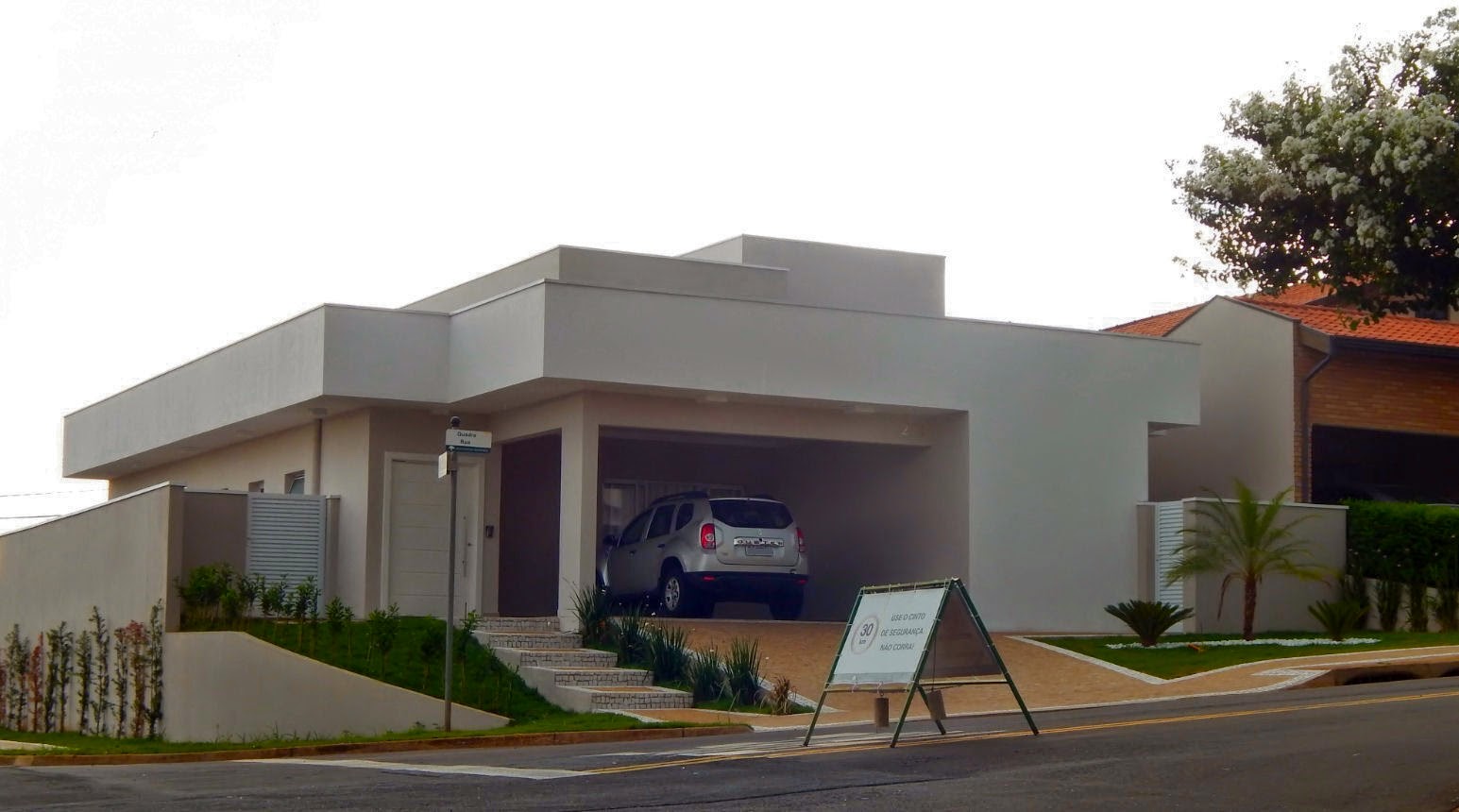 projetos de casas em declive acentuado