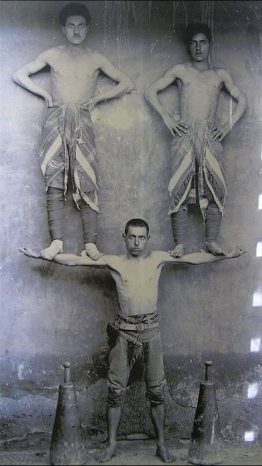 Breathtaking Vintage Photos of Scary Circus Performances You May No ...