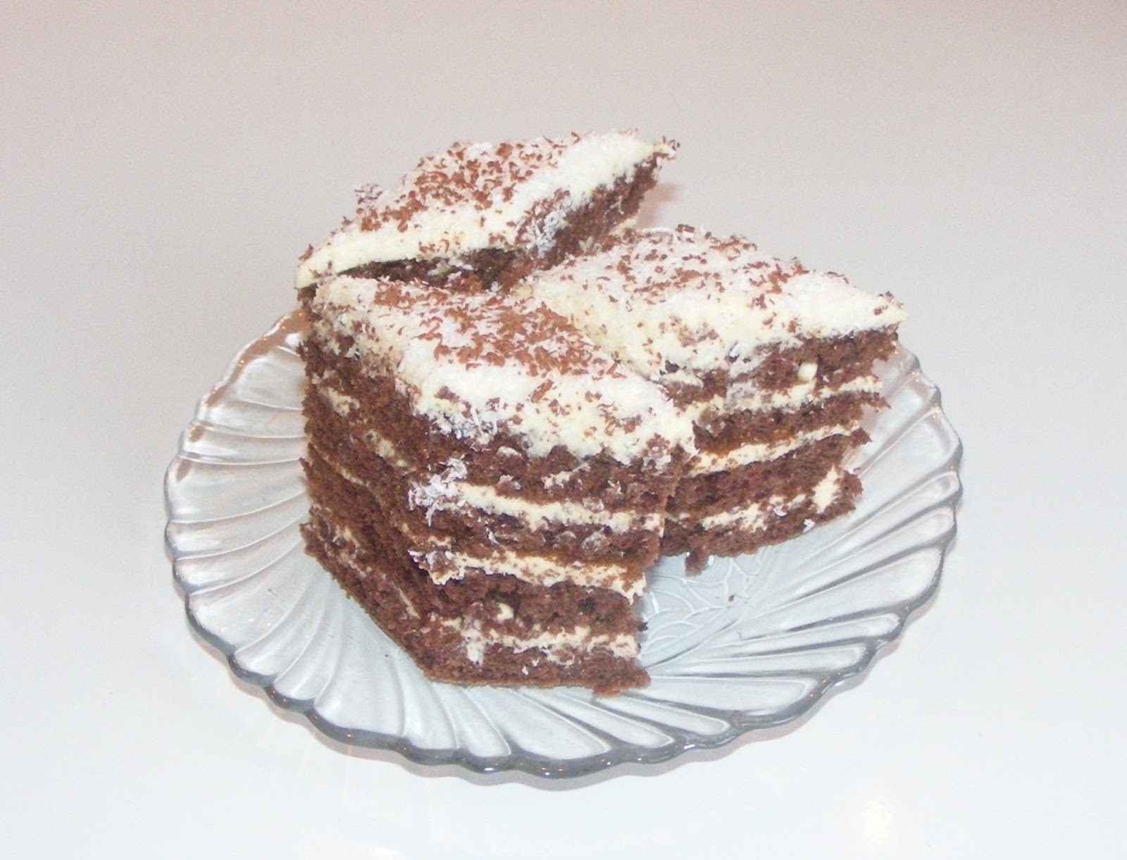 Prajitura in straturi cu crema de vanilie | Preparatedevis.ro