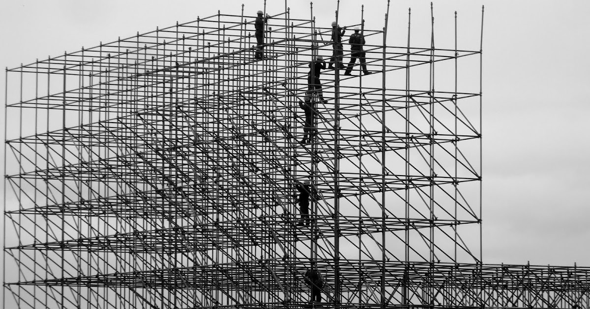 Mundo dos Andaimes: Tipos de andaimes usados em projetos de arranha-céus