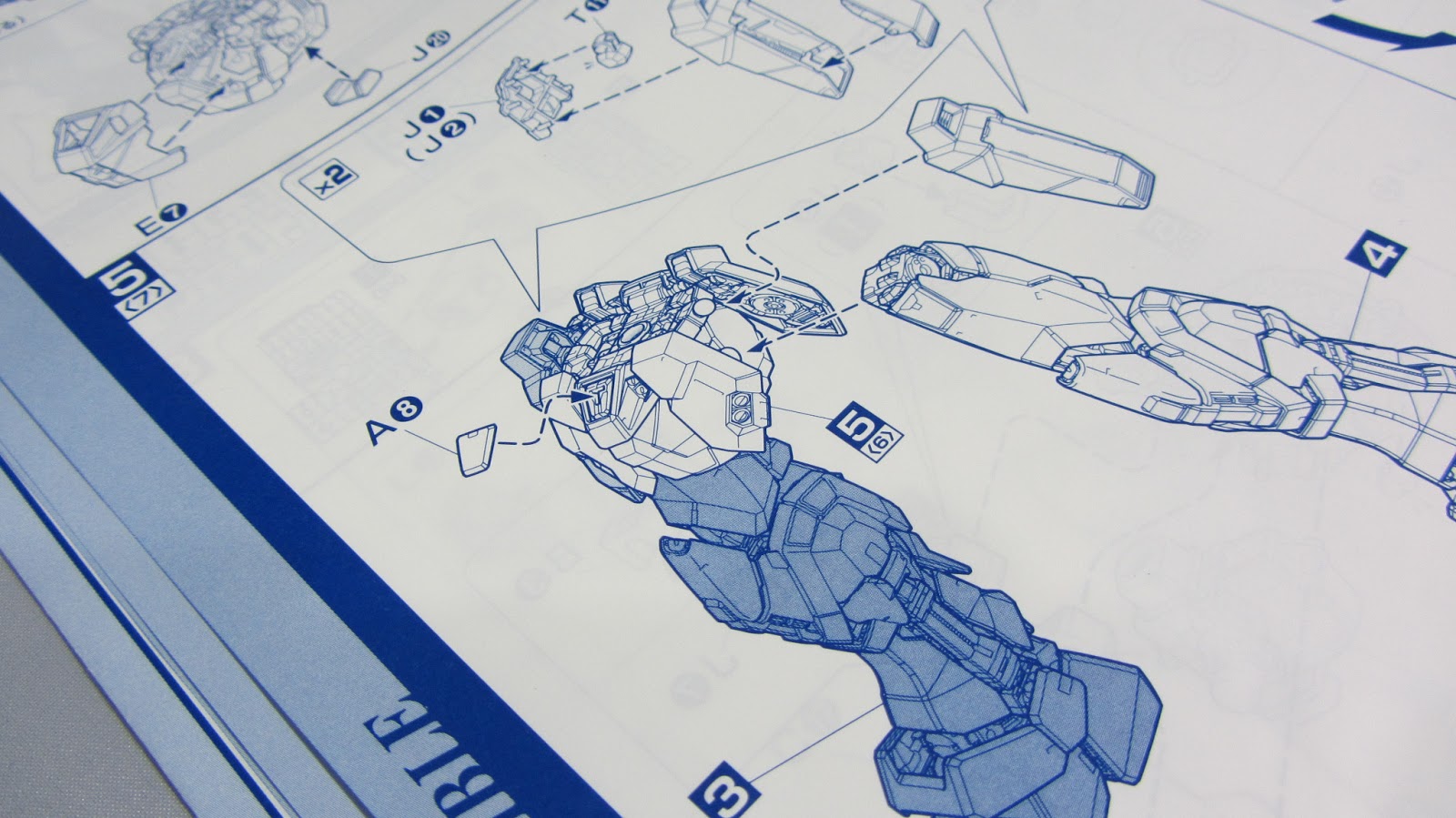 Making GUNPLA Tutorial Part 1: How to Assemble GUNPLA, Cutting Parts ...