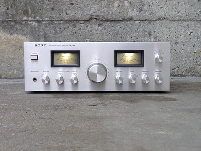 SEVENTIES STEREO: A stunning Sony integrated amp.