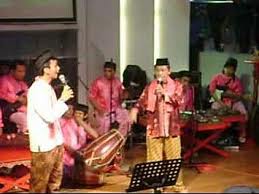 Joglo Antique: Lenong Performing Traditional Art