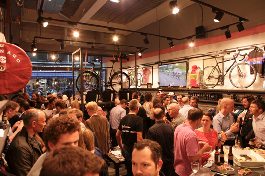 Aventurasenunabiciplegable: Bikes & Café. Parte I