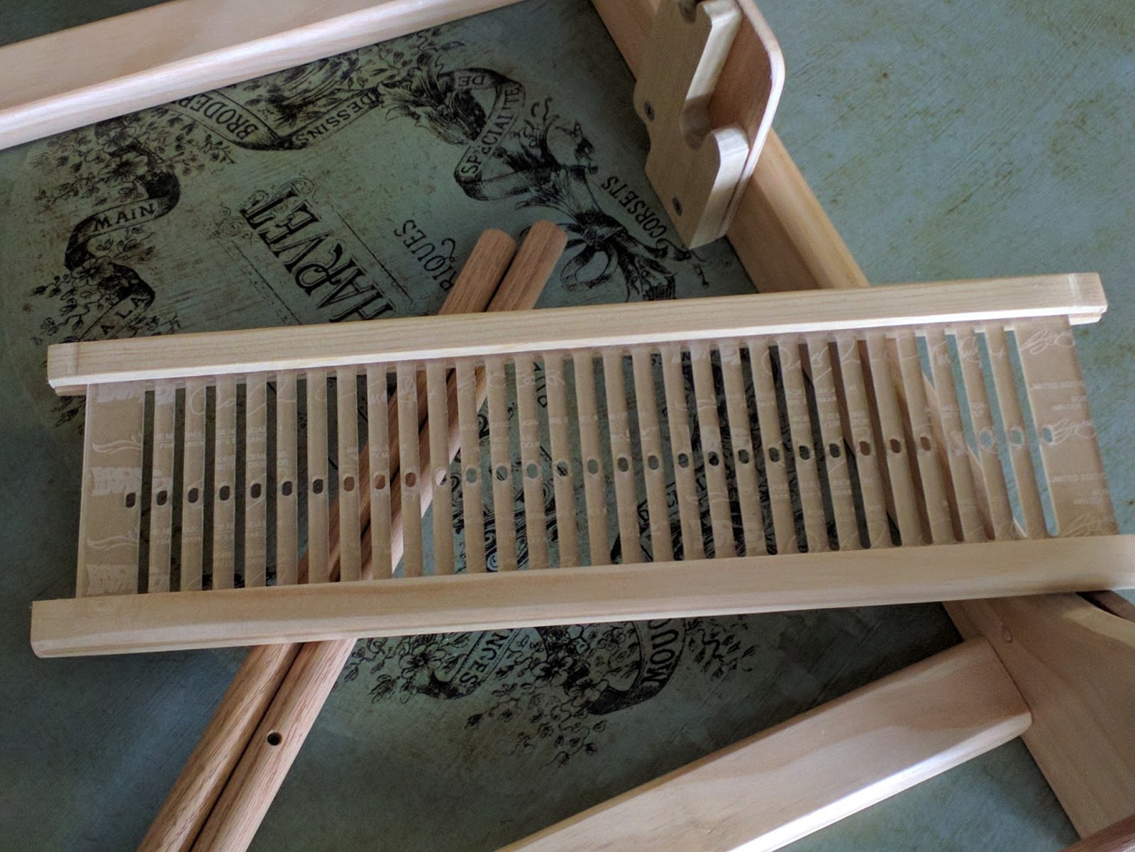 She's just a girl who creates...: Handmade Rigid Heddle Loom