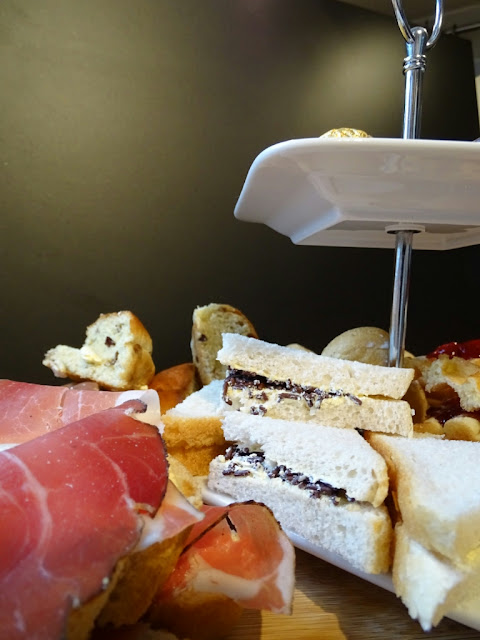 Uit Mijn Keukentje: High Tea Dutch Style