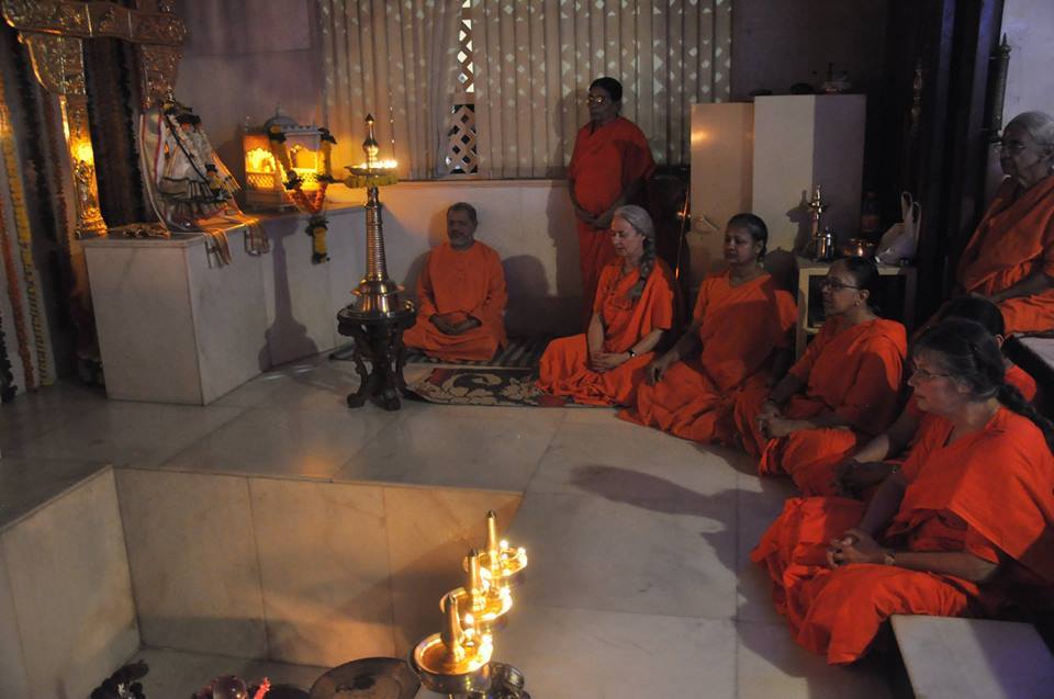 MUNDAKOPANISHAD : CHAPTER-3. SECTION-2. Mantram-9. ( Knower of Brahmam ...