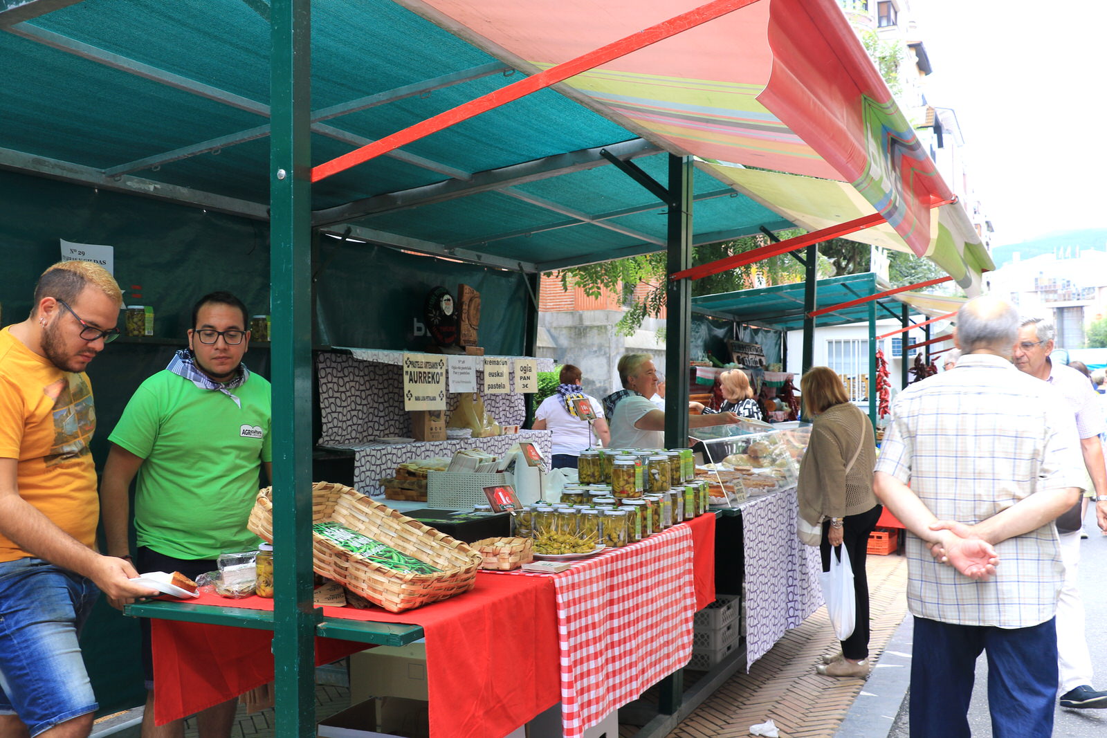 Las fiestas viven un último domingo multitudinario con la feria agrícola