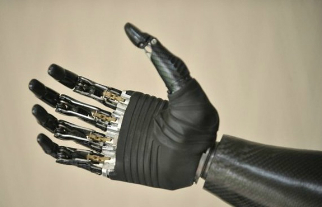 El tlayoyo: La Bebionic3, la prótesis de brazo más avanzada del mundo