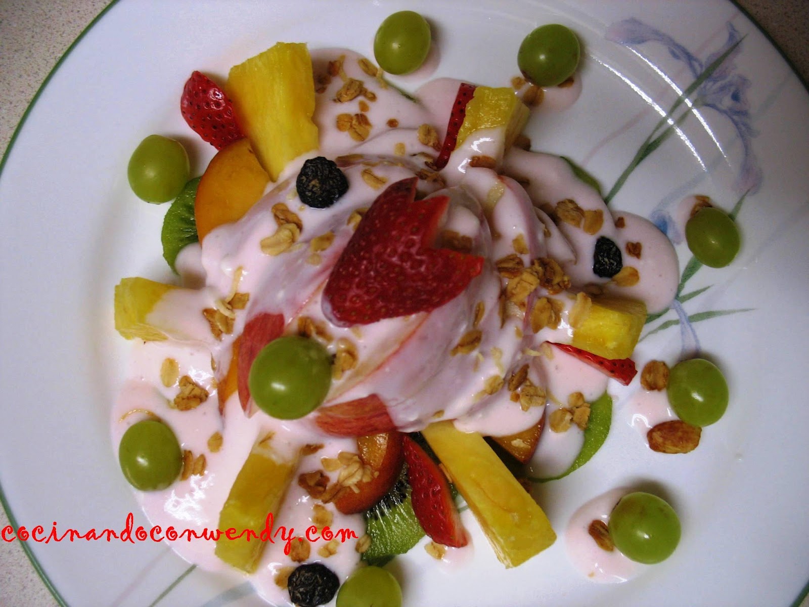 Cocinando con Wendy: FRUTAS CON CREMA DE YOGURT Y QUESO -VIDEO