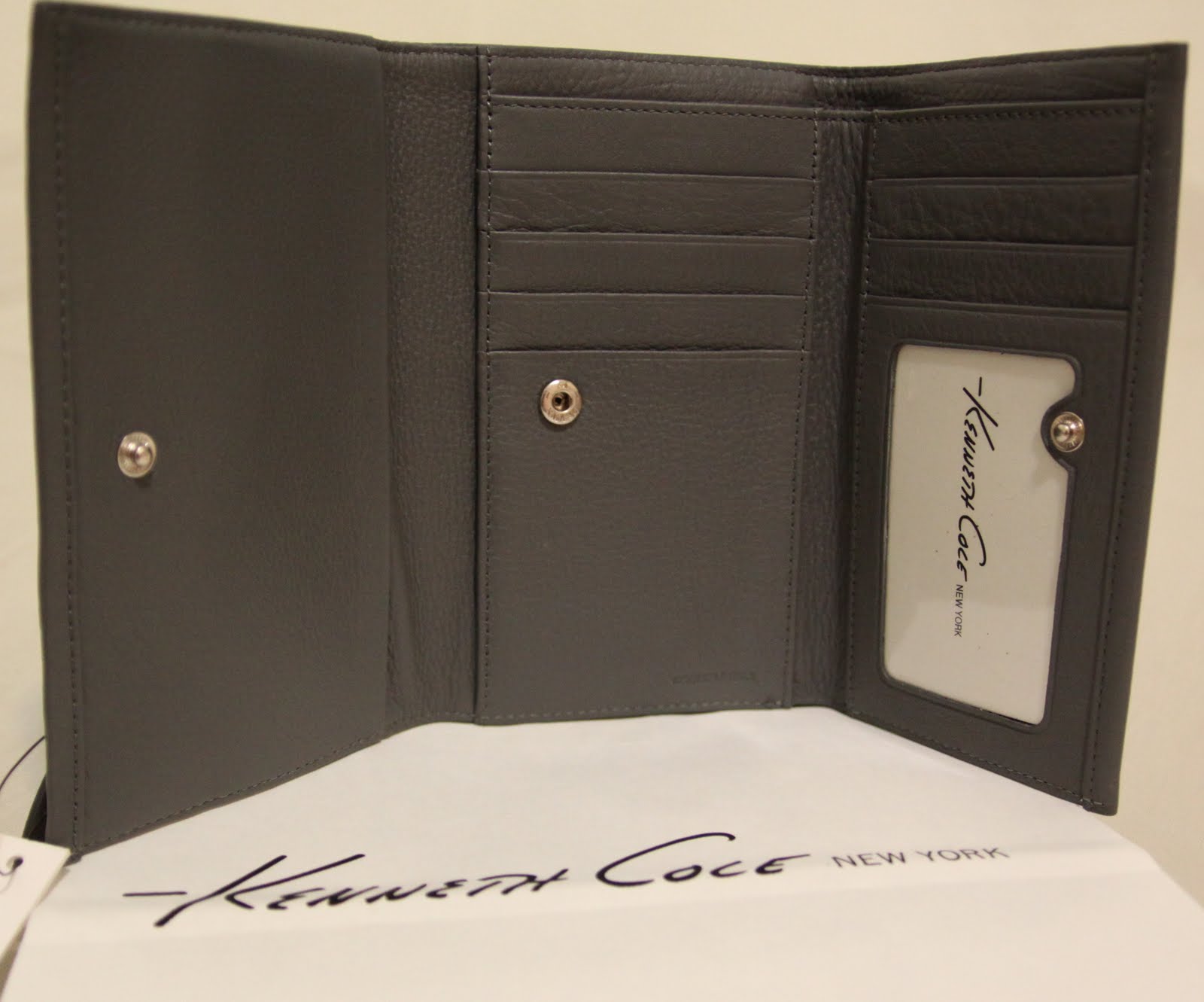 women2u.beautique: Kenneth Cole Wallet