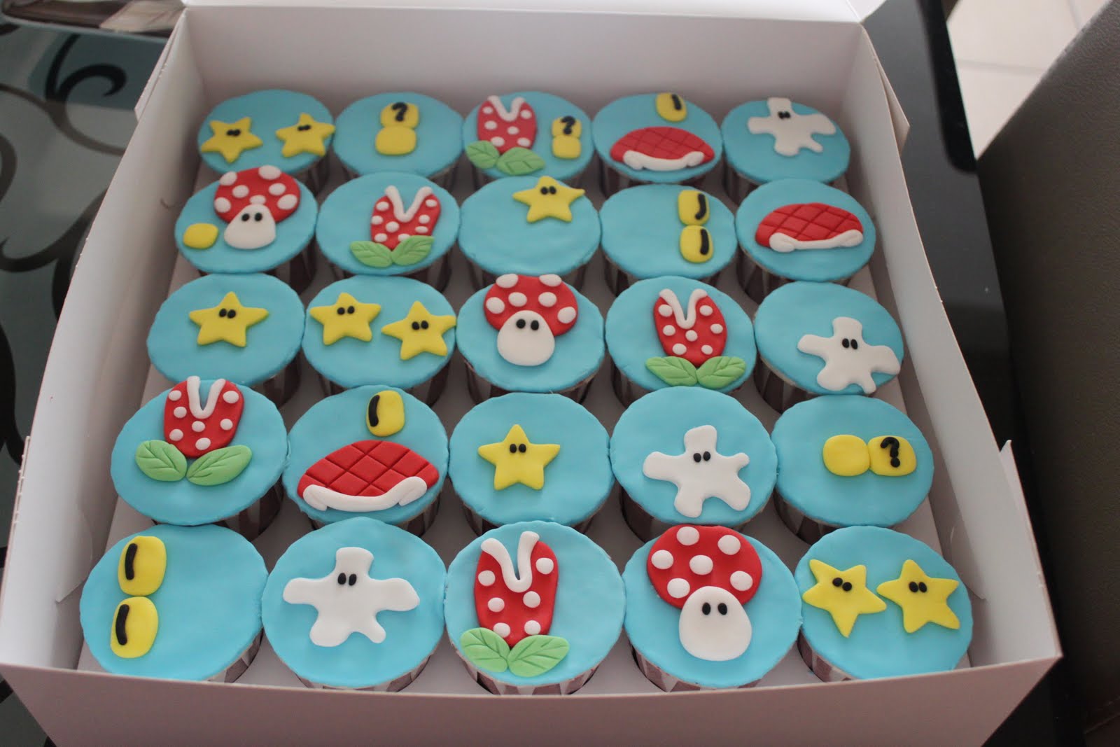 CoMeLiCiOuS: 2D cupcake