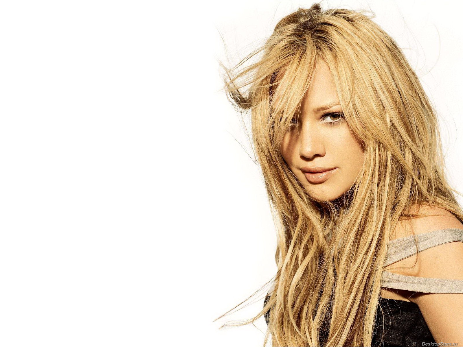 Hilary Duff Beautiful and Amazing Wallpapers ~ Cool pix 4 enjoy