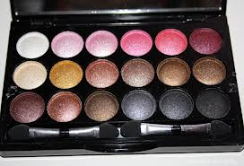 TheBeautyBubbles: Review: Action make-up!