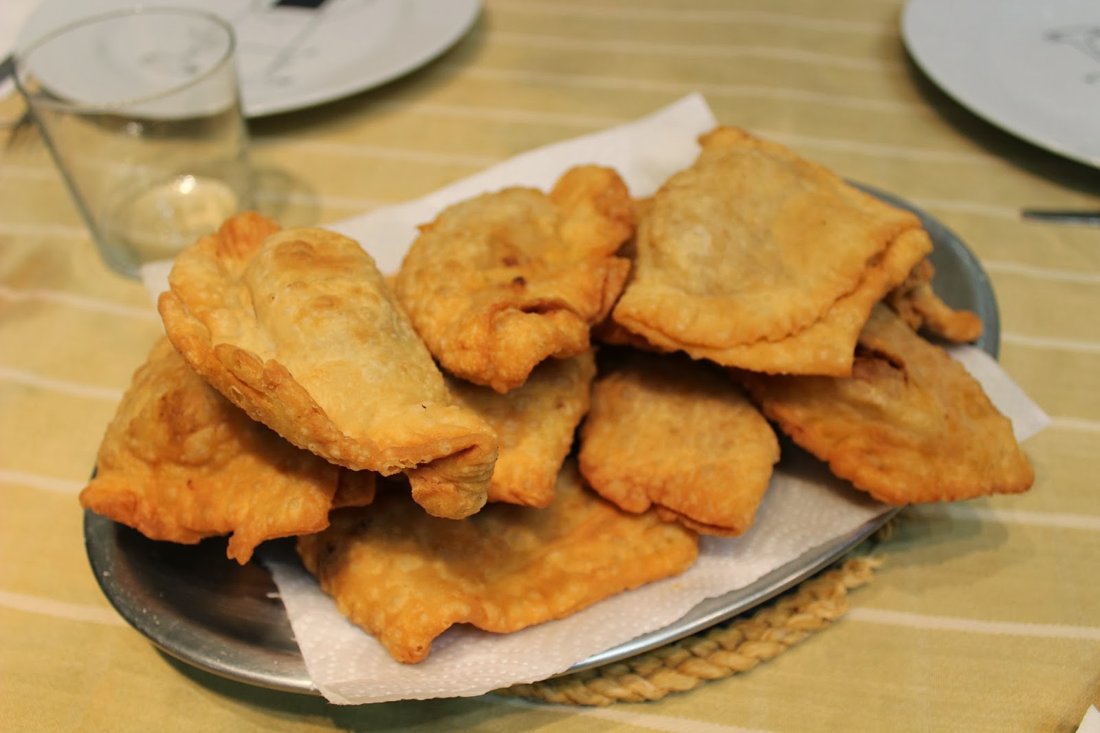 Mel pintado: Pastéis de massa tenra