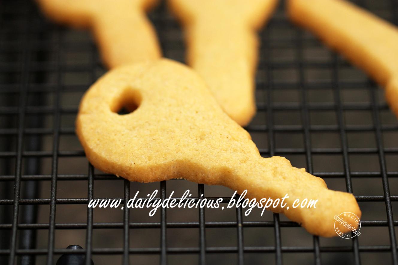dailydelicious thai: Cut out sugar cookies: Sweet cookie is a key to ...