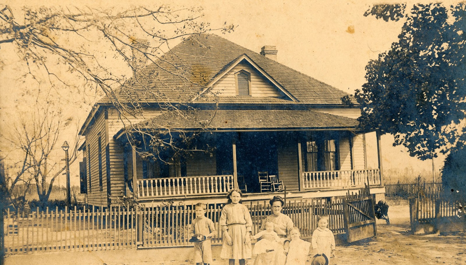 IMAGES OF OUR PAST - J.L. WOODARD HOUSE - CADWELL, GEORGIA - CA. 1912