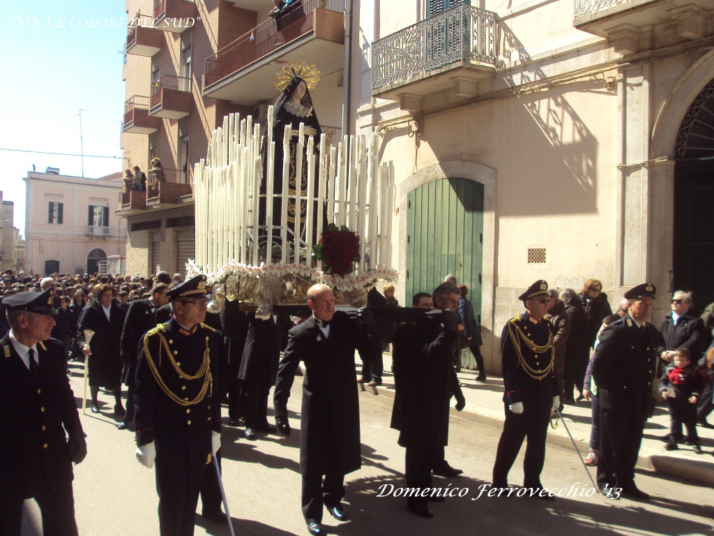 Voci e colori del Sud: La processione della Desolata a Bitonto