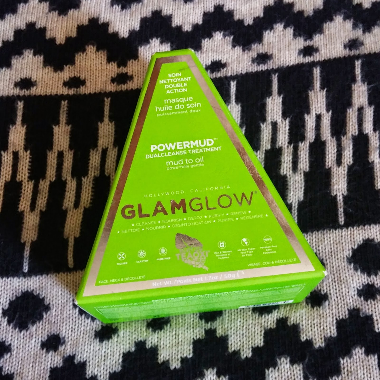 REVIEW: GLAM GLOW POWERMUD™ DUAL CLEANSE TREATMENT - AUDRREY'S / VIEW