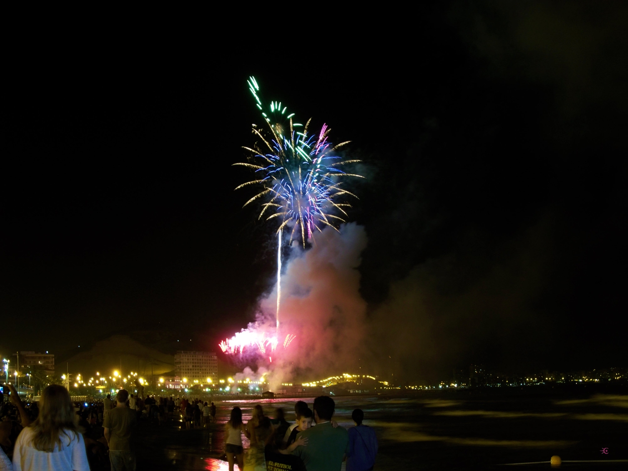 christmas landscapes: Wallpaper fireworks