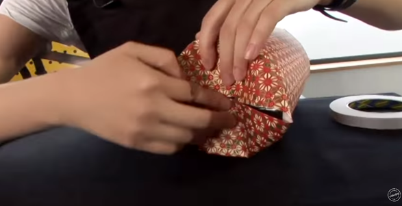 How To Gift Wrap A Cylindrical Object | Creative Gift Wrapping