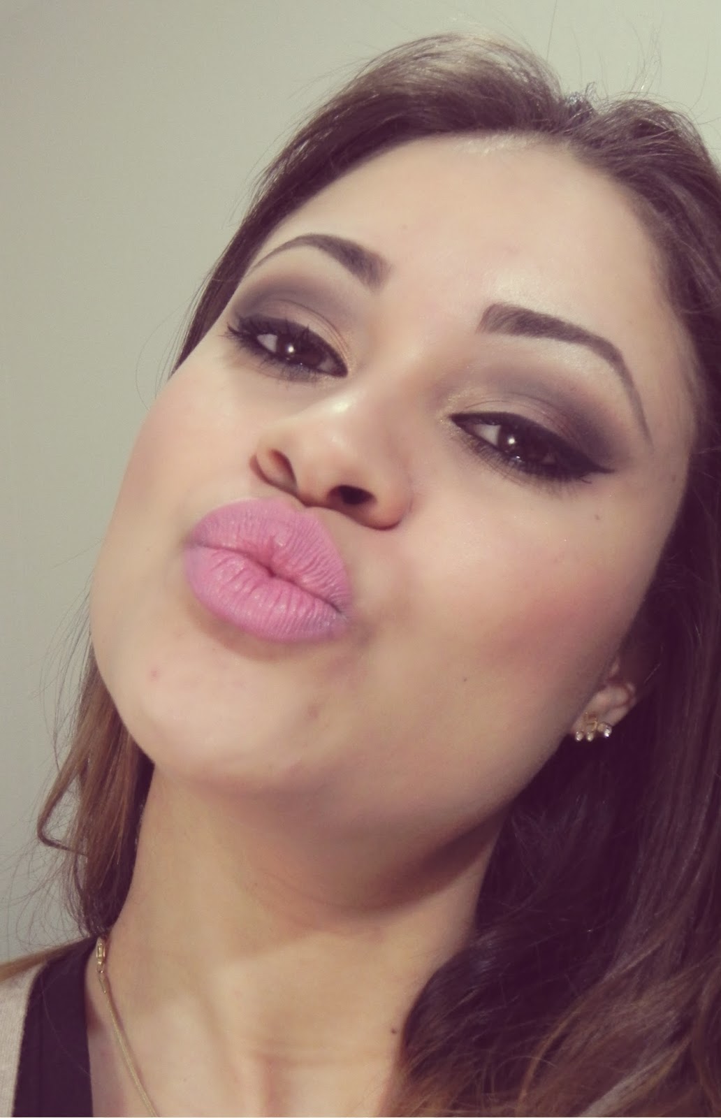 Rebeca Côrtes : Tutorial de Maquiagem - Fácil e Muito Usável