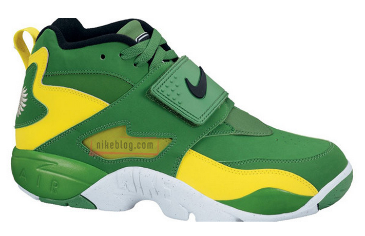 Tokyo Sneaker Club: Nike Air Diamond Turf “Oregon Ducks”
