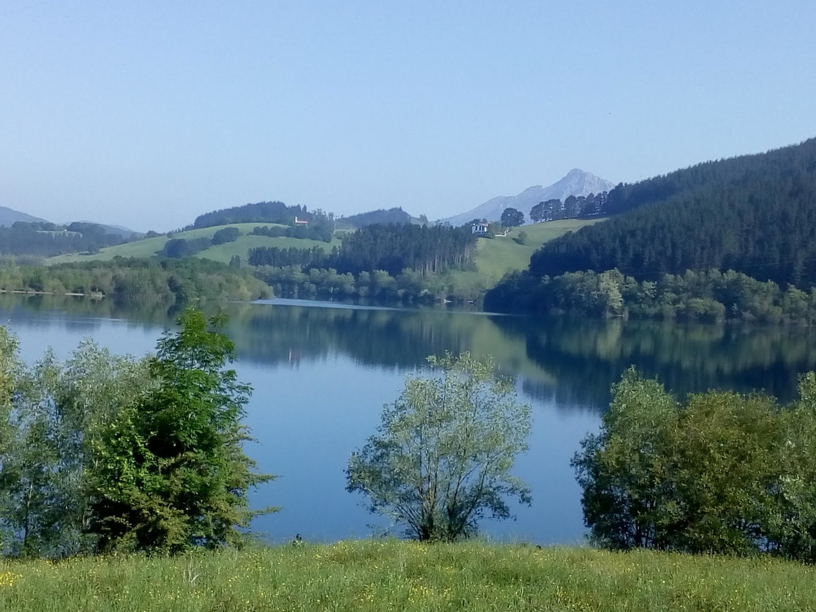 Neskalatzaileak: MONDRAGON AUZOZ AUZO BTT