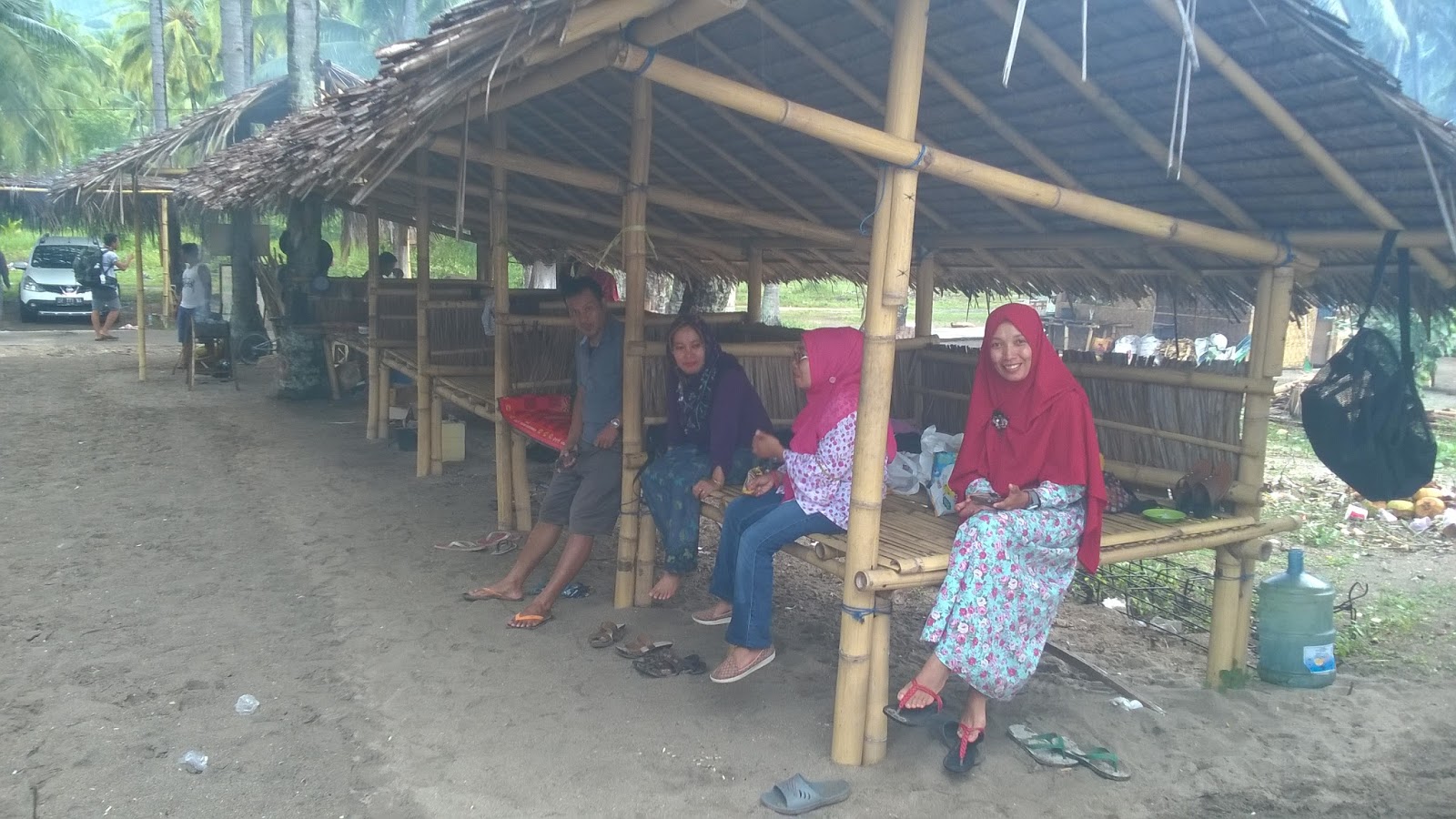 Aneka Wisata Pulau Lombok: Indahnya Pantai Pandanan, Pantai Yang ...