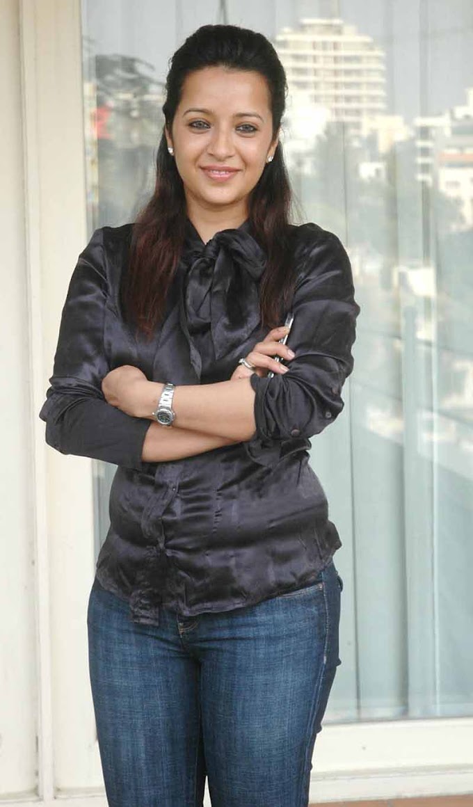 Reema Sen in Jeans Cute Photos