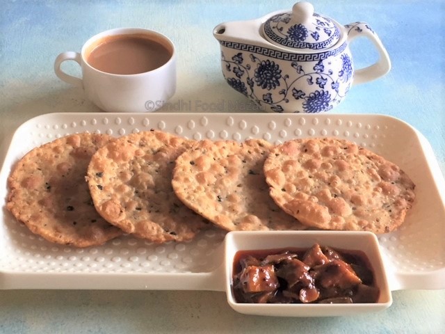 Sindhi Food Mazaa: CHEHRI PURI ( Pepper Jeera Puri)