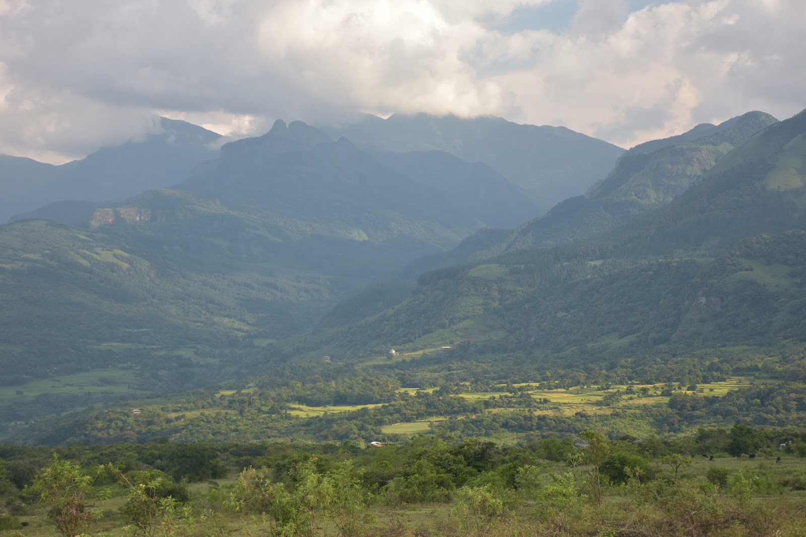 Images of Sri Lanka on blogspot.com: Return from 'Lokanthaya' - Land's ...