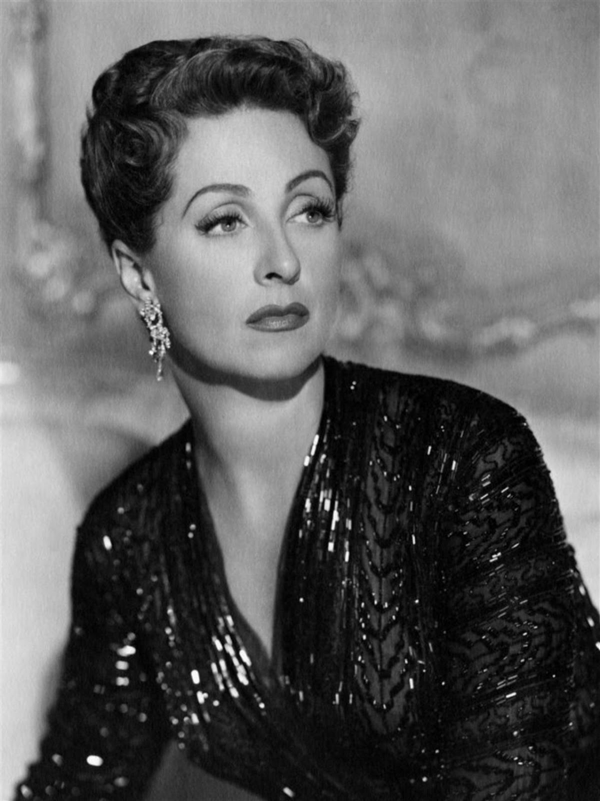 ESTRELAS QUE NUNCA SE APAGAM: DANIELLE DARRIEUX - 100 ANOS ESTRELAS QUE NUNCA SE APAGAM: DANIELLE DARRIEUX - 100 ANOS