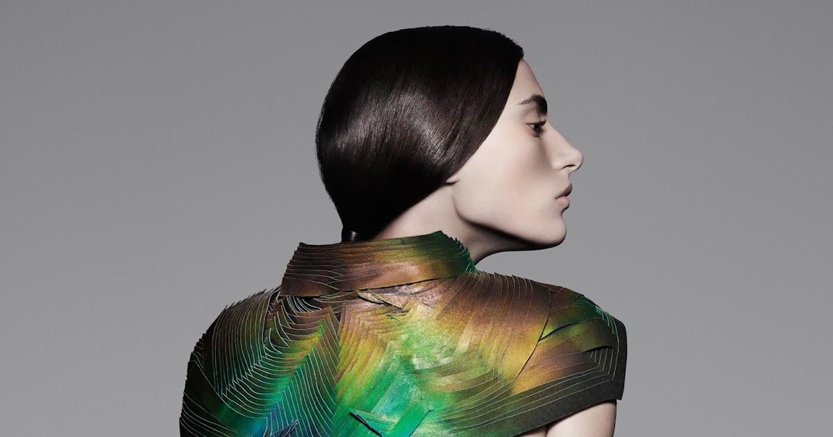 The Well-Appointed Catwalk: Color-Changing Accessories by The Unseen