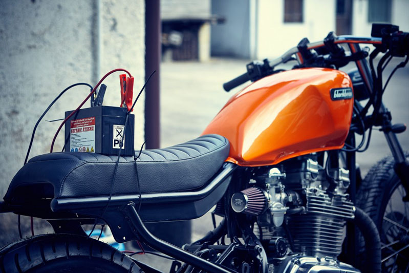 Generation Bobber: Suzuki GR 650 Umbau von Blackbean Motorcycles