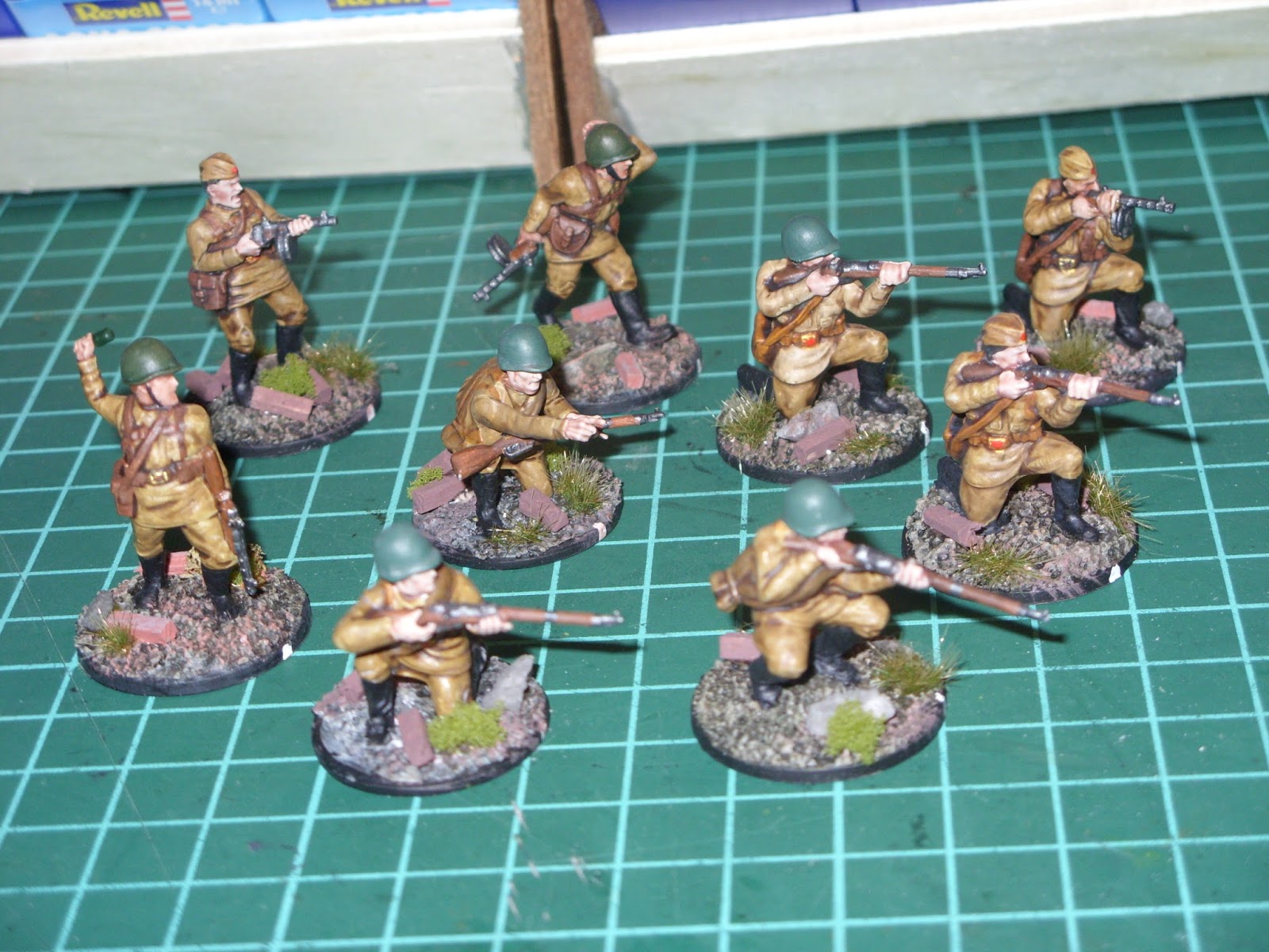WORLD WAR 2 MODELZONE: 28mm Russian Infantry And Guns By The Plastic ...