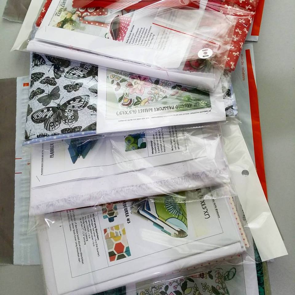 Adorable Handmade Bags: Do It Yourself (DIY) KIT