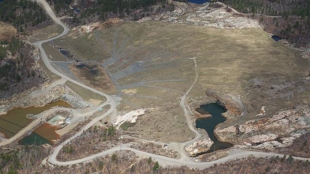7 Events hole in the world's largest meteor crater | BOOKMARK