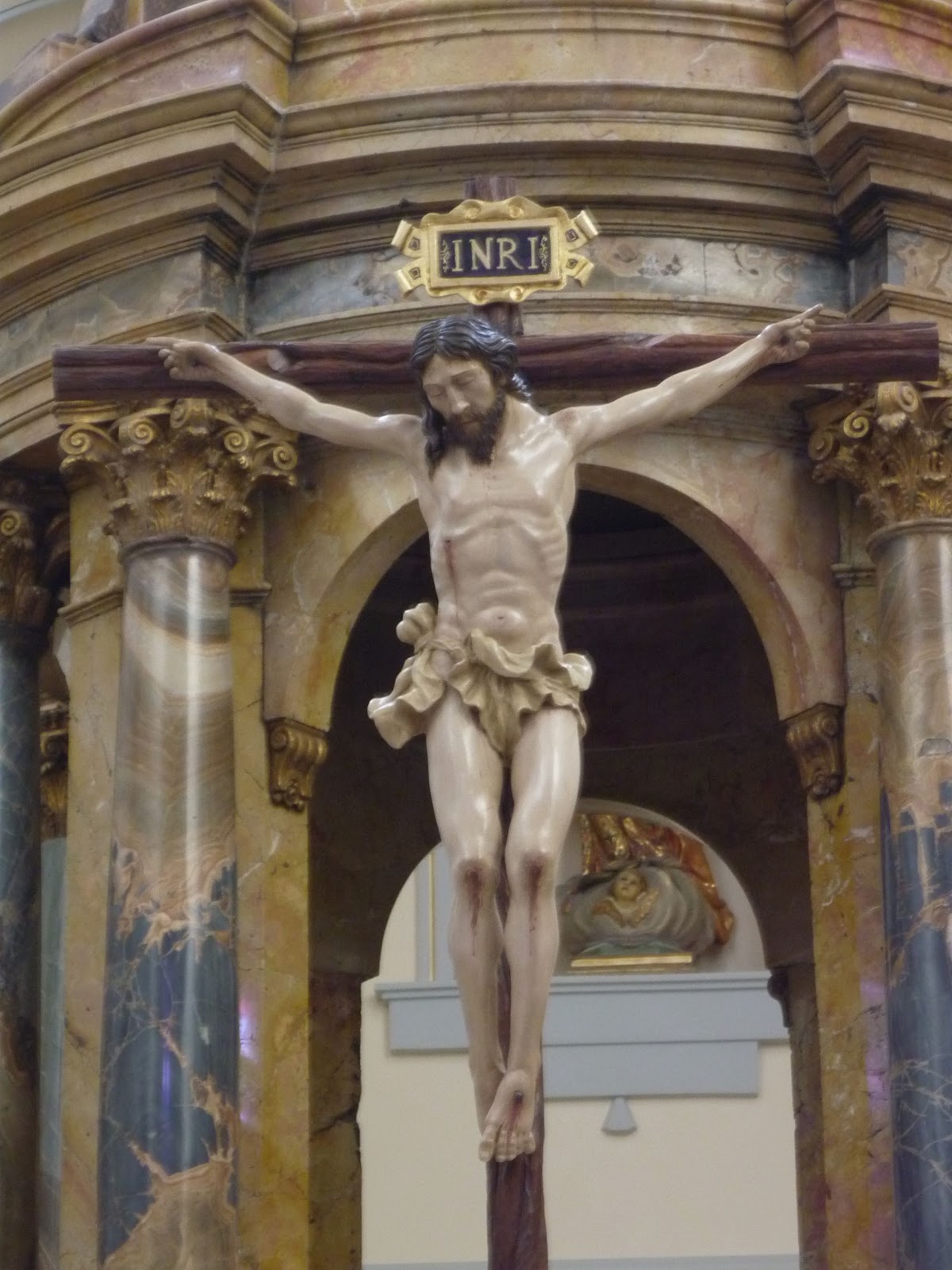 TALLER DE TALLA EN MADERA TRILLOYLAMAS: CRUCIFICADO