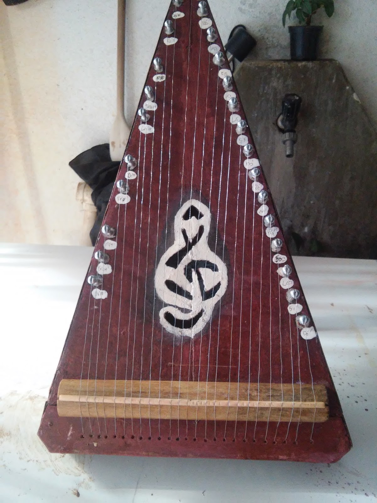 Cipriano's Instrumentos: O que é um Saltério de Arco - Bowed Psaltery ...