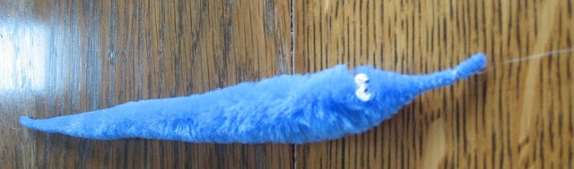 Almost Unschoolers: Summer Fun Day 14 - Finger Weaving "Magic" Worm Puppets