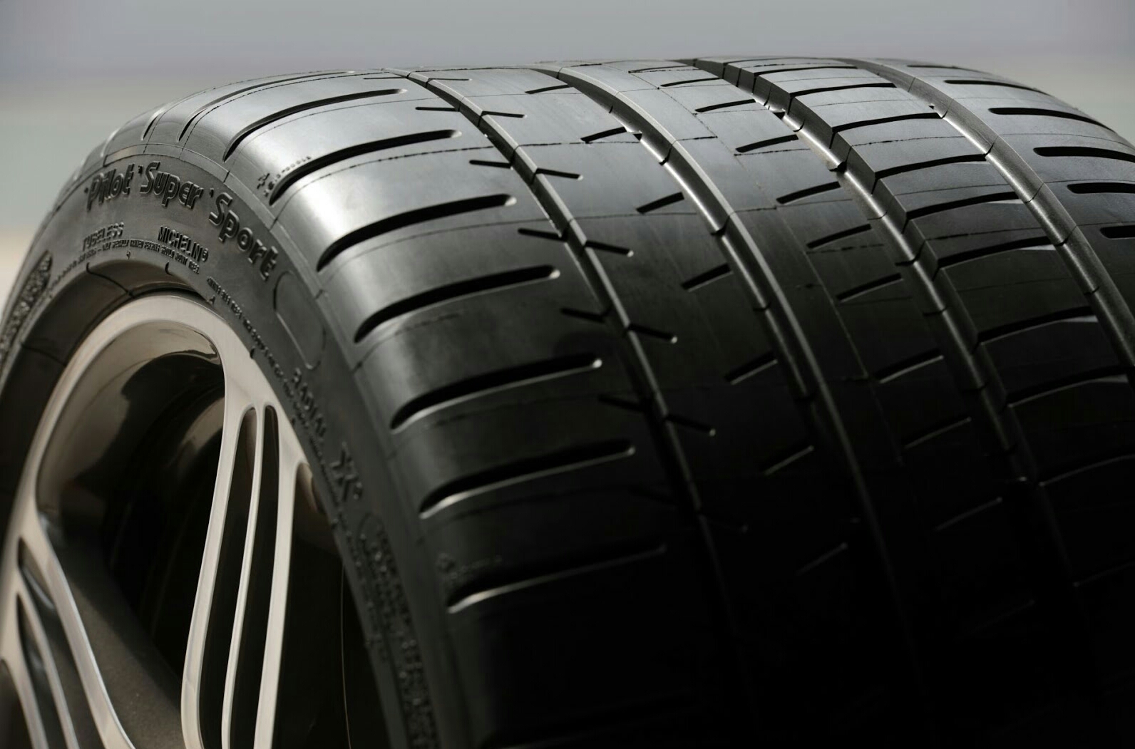 Masalah kerosakan tayar kereta dan cara membaikinya