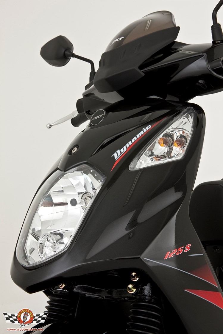 SCOOTER TEAM: Test Drive AKT Dynamic 125cc