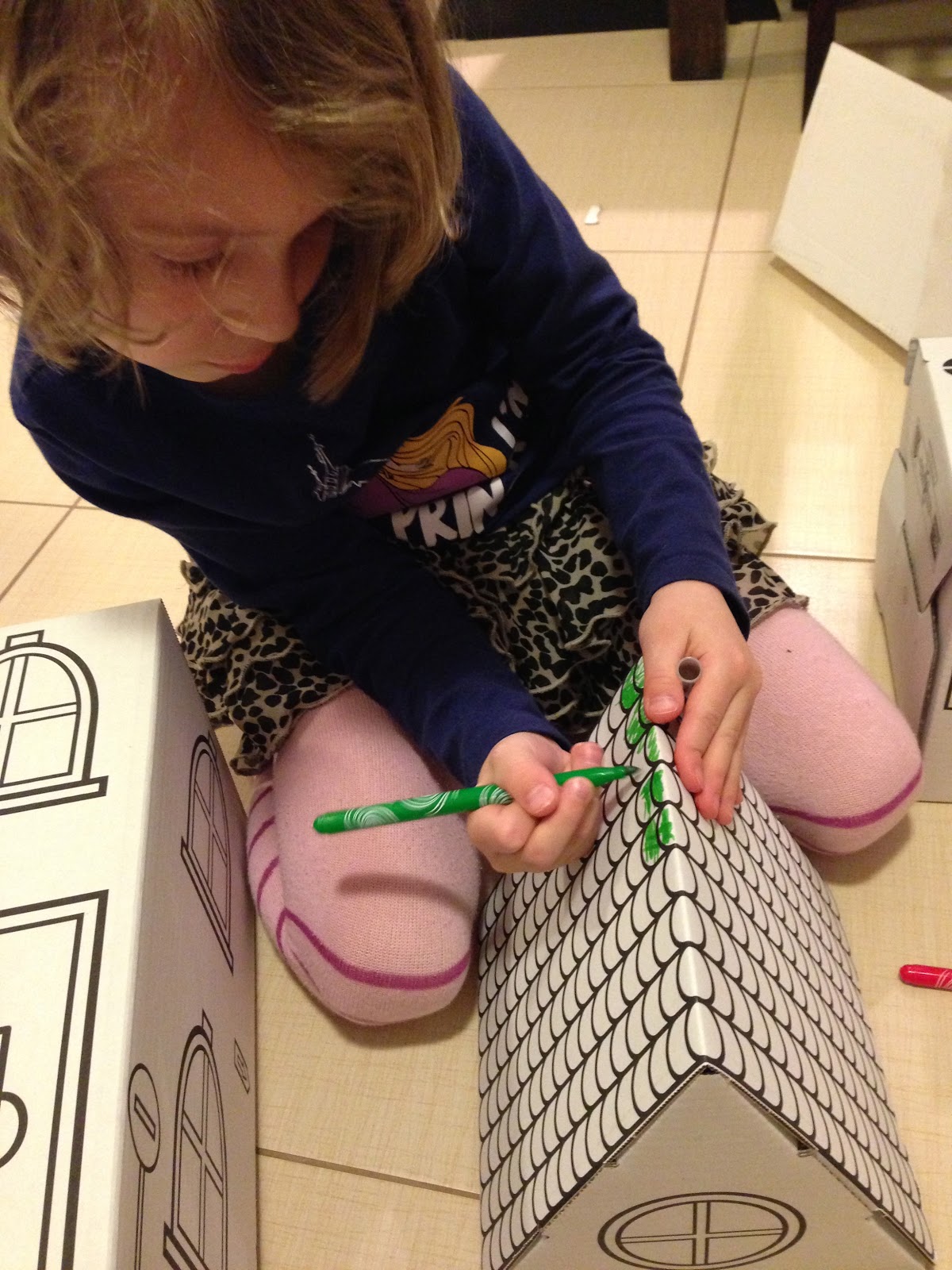 Mama Pea Pod: {Creative Cardboard Box City}