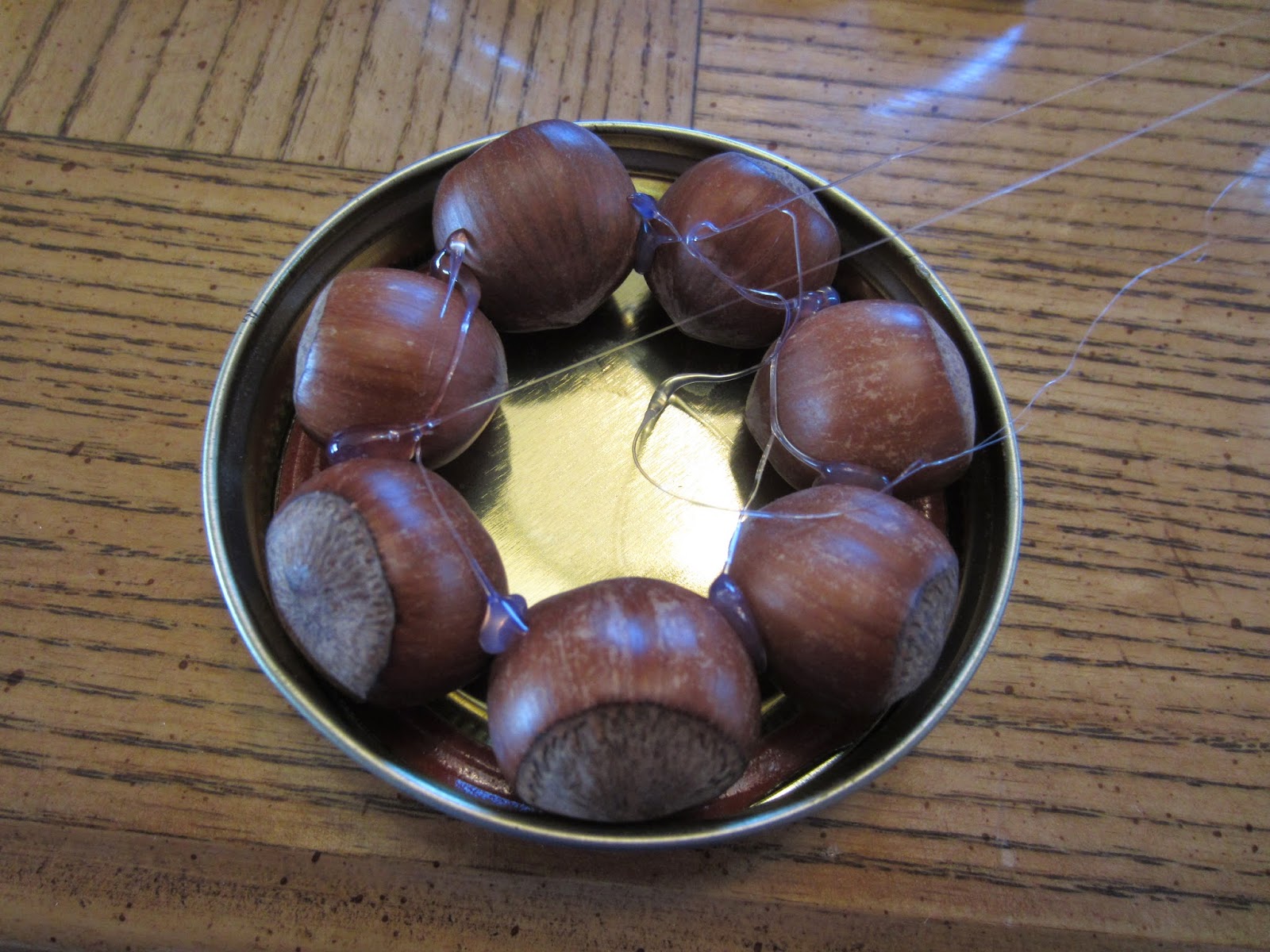 Live, Love and be Married: Hazelnut Wreath Ornament Tutorial