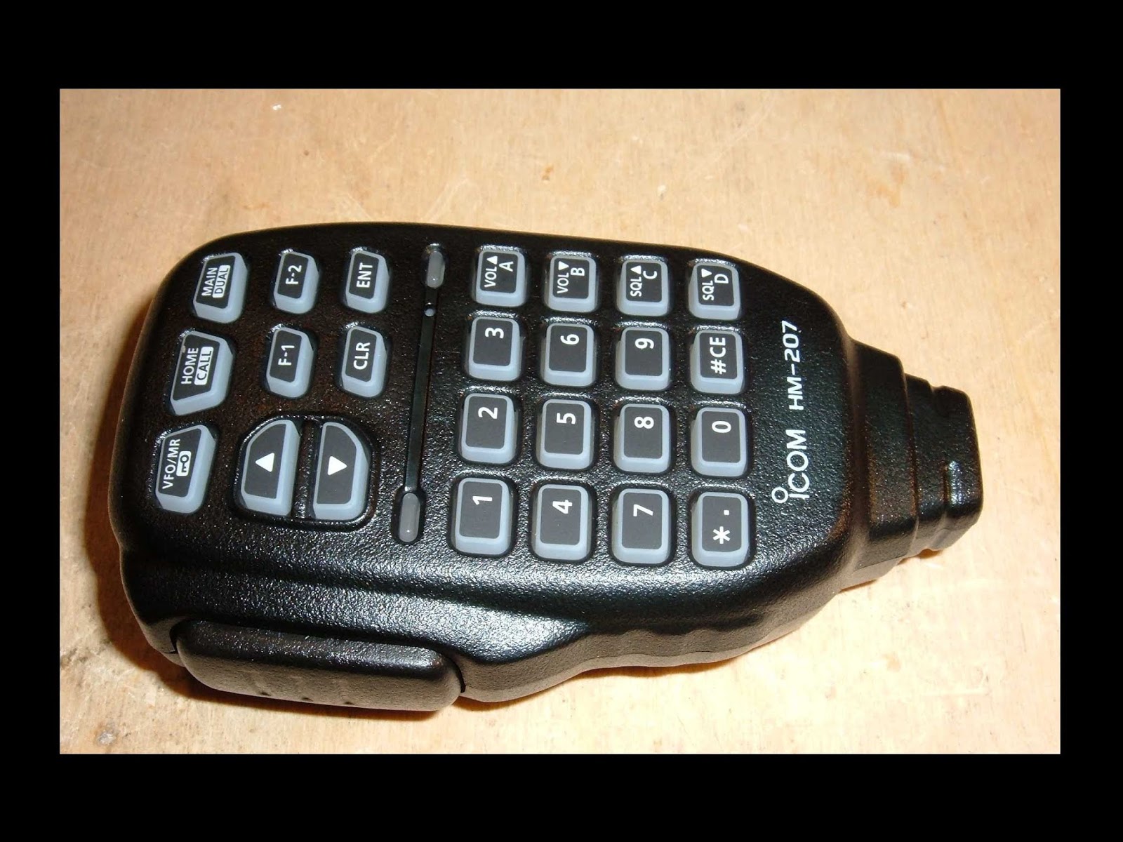 Der Bastelbunker - Die Basteldoku: ICOM HM-207 - Modifikation der ...