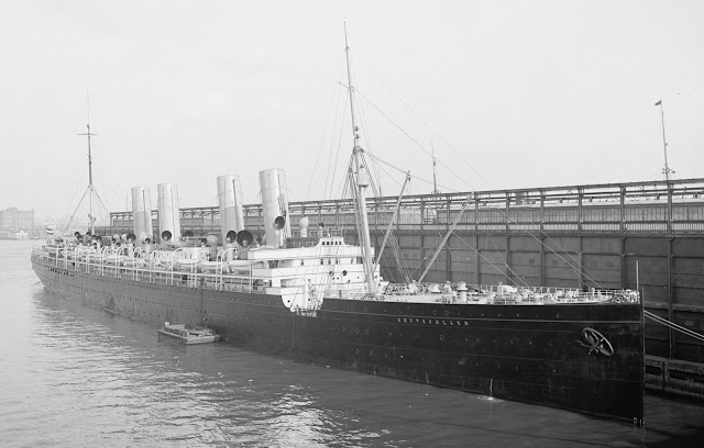 HISTORY - ss DEUTSCHLAND - The only HAPAG four stacker and Blue Riband ...